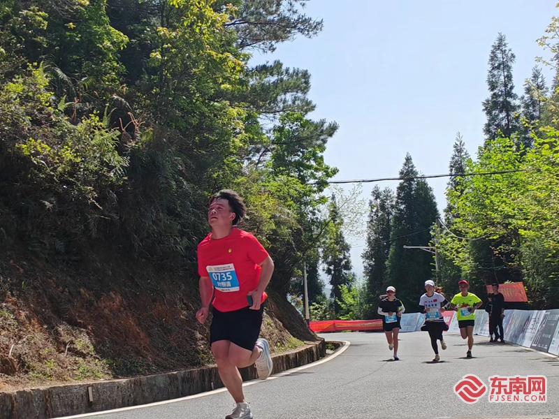 国际高山徒步大赛举办 国际友人赞泉州：山好、人好、环境好 -本网原创 - 东南网泉州频道